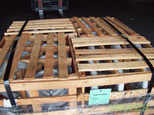 Suspension Type Anti-Pollution Porcelain Insulators - 20 Pallets | Salvex
