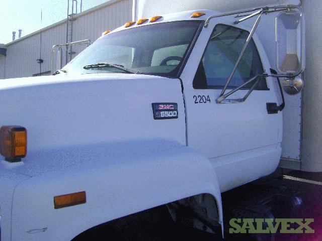 GMC Topkick, 2002, 24' Dry Van | Salvex