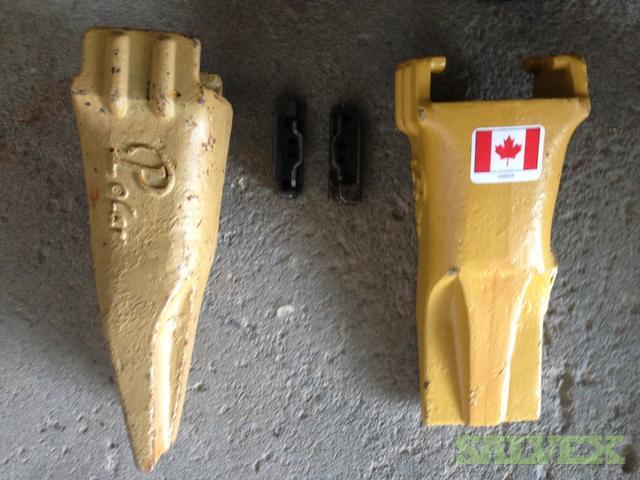 V19 Excavator Teeth with Holder Pins | Salvex