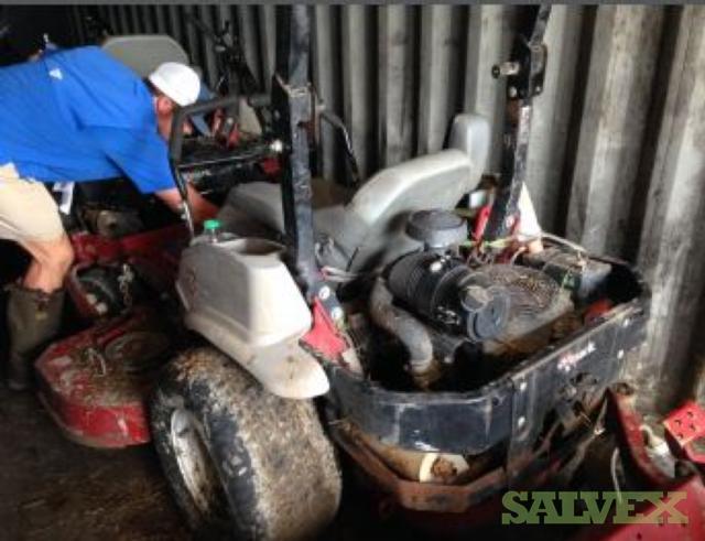 Lawn Mowers: Lazer, Exmark Viking and Metro (4 Units) | Salvex