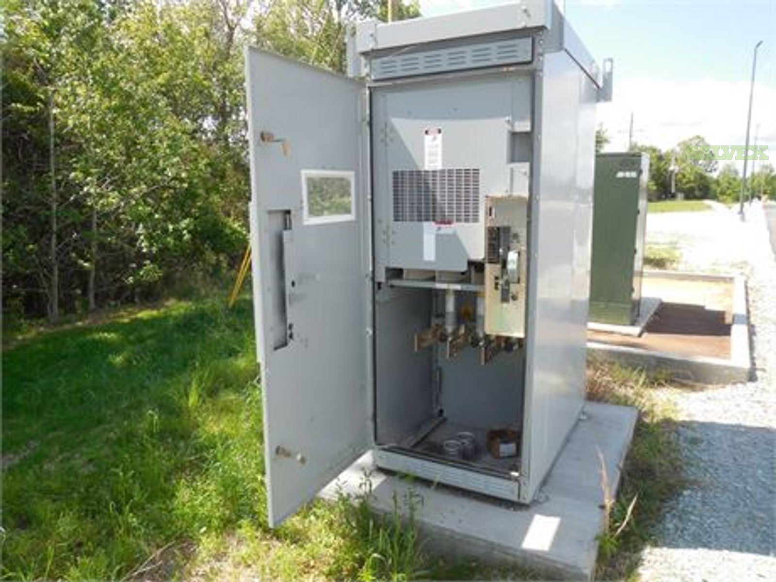 Eaton - Metal-Enclosed Load Interrupter Switchgear Type - MVS2 (1 Unit ...