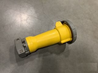 Hubbell Hbl330c4w Lec Pin And Sleeve (230 Units) | Salvex