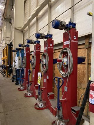 Pegamo Lifting Jacks (1 set of 4 pcs) - for Railway Car Lifting | Salvex