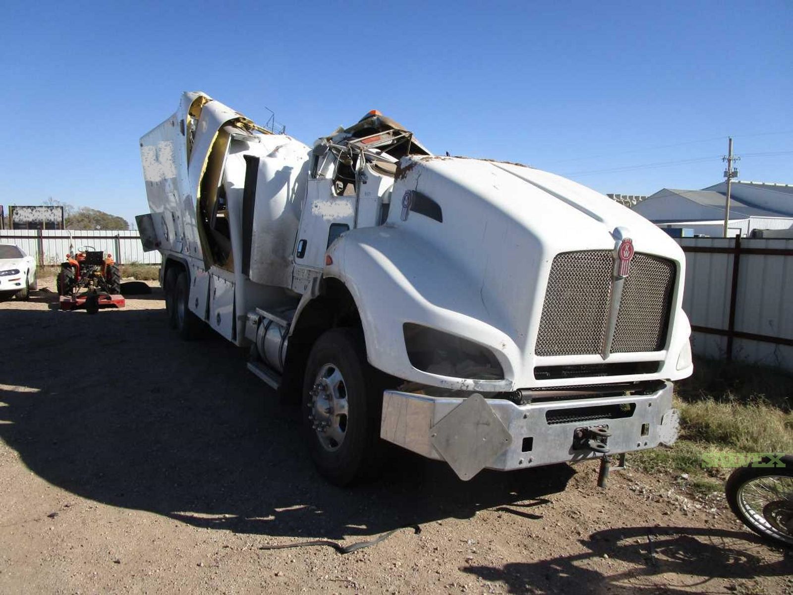 Kenworth Wireline T4 Series Truck 2015 (Damaged) | Salvex