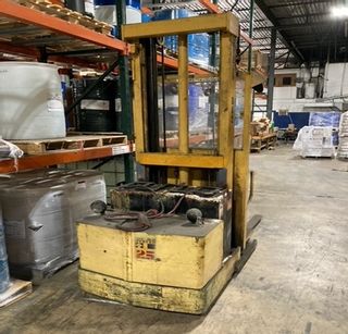 Hyster Standup Cherry Picker R25A Forklift (Used) | Salvex