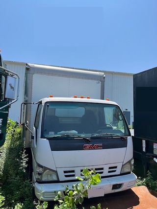 GMC Box Truck W4500 with Lift Gate 2006 (1 Unit) | Salvex